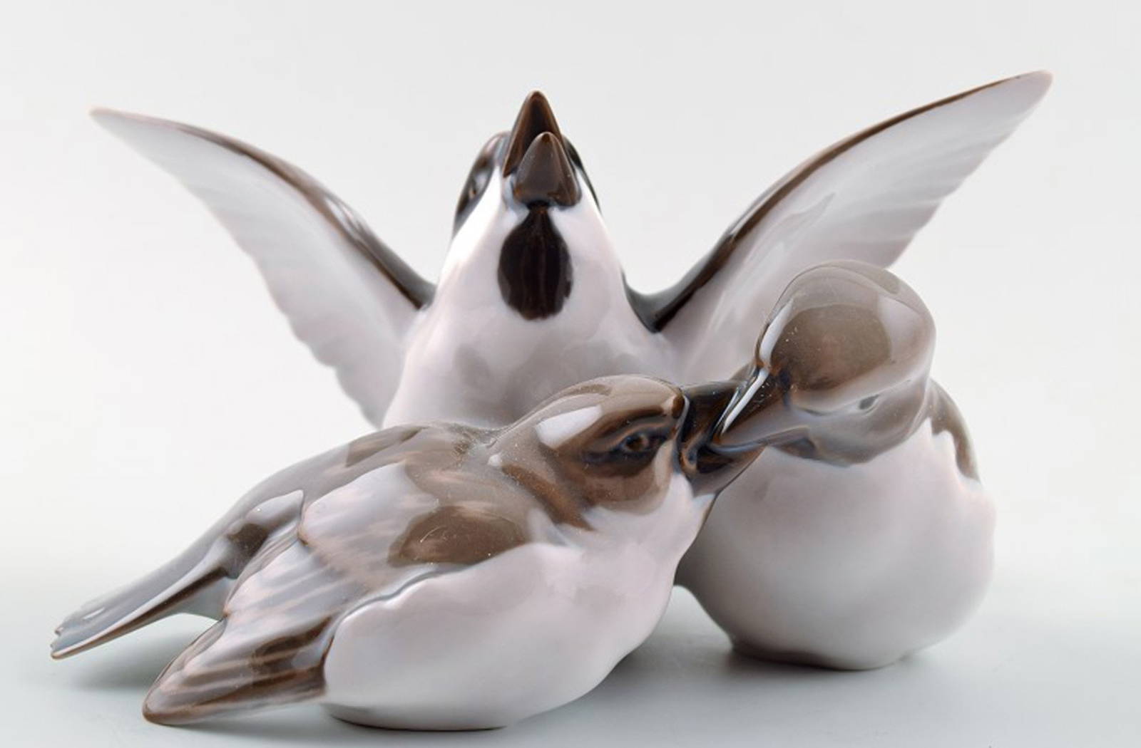 B&g, Bing & Grondahl Number 1670, Sparrows. Auction