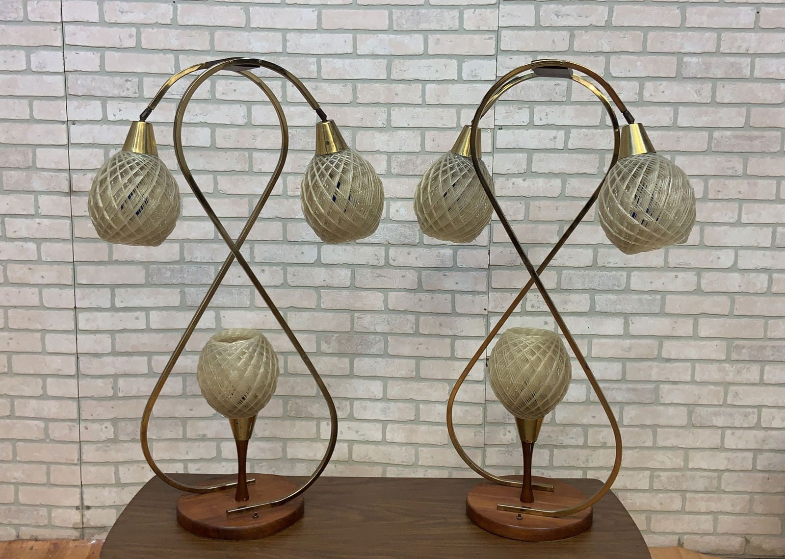 Buy Mcm Space Age Lucite Spaghetti Globe Table Lamp - Pair | Jasper52 In Ny