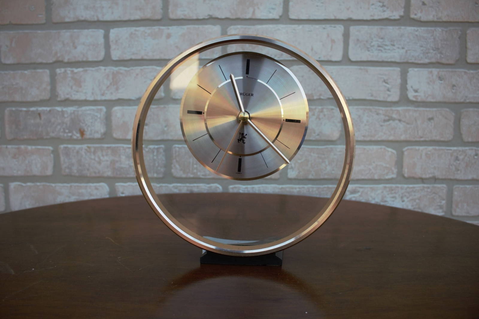 Mid Century Modern Kruger Floating Lucite Gold Table Clock Auction