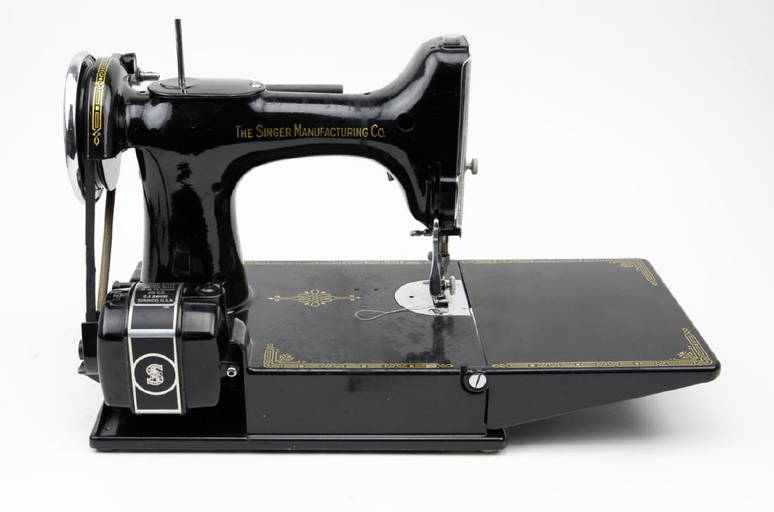 Singer Portable Sewing Machine (1939)