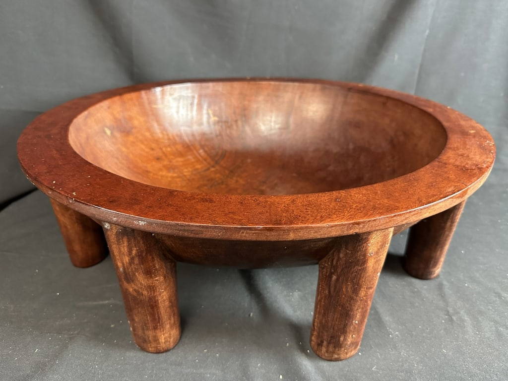 19thc. Samoan Kava Bowl With 8 Legs Auction