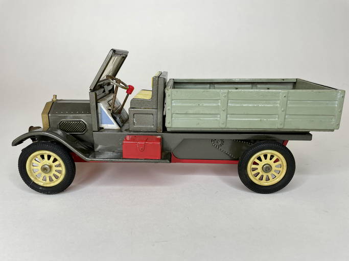 Open Bed Truck Powered by Friction - Dec 10, 2021 | Cyber Toy Auctions ...