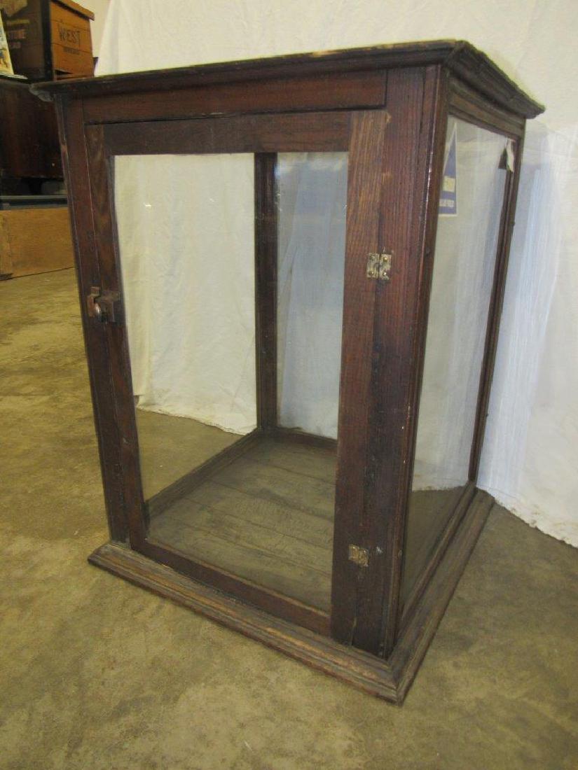 Early 1900s bakery showcase