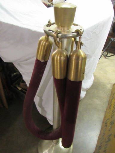 Service Station Aisle Divider