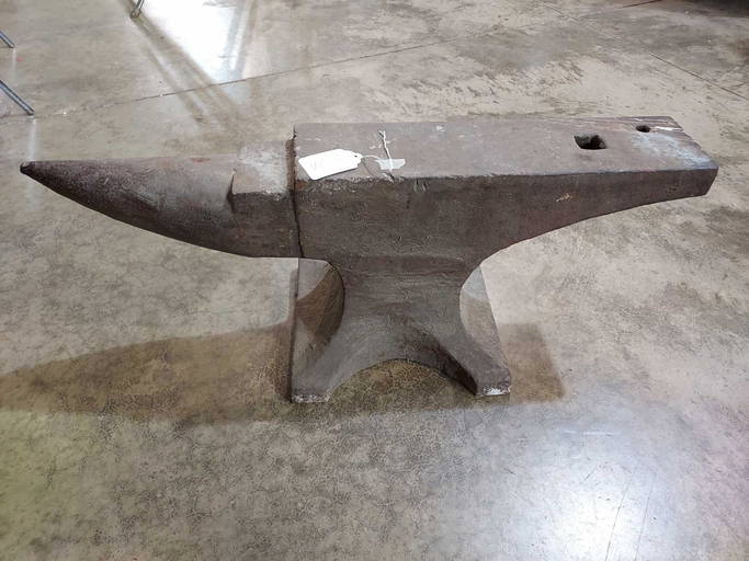 250 Lb Blacksmith Anvil