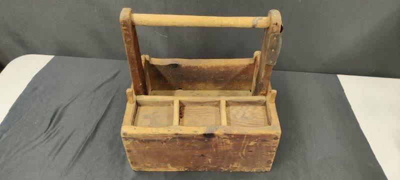 Primitive Wood Tool Carrier - May 02, 2022 | Atlee Raber Auctions in OH