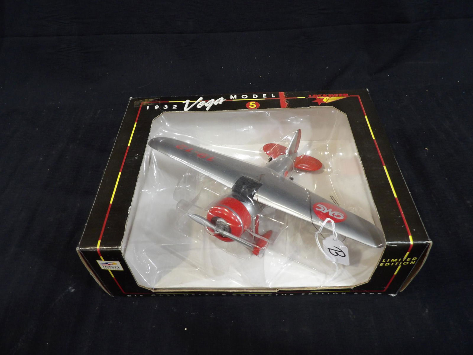 Spec Cast 1932 Lockheed Vega Model 5 Cast Airplane Bank