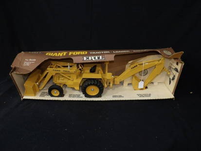 Ertl 1/16 Scale Ford 755a Backhoe Loader Tractor.