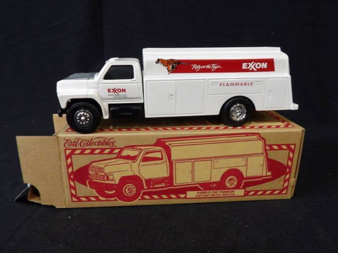 Ertl Collectibles Exxon Ford F 700 Tanker Truck