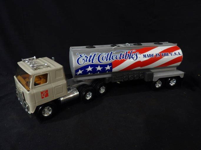 Ertl Collectibles Ertl Advertising Truck And Tanker Transport