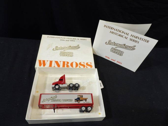 Winross International Harvester Historical Series Truck And Trailer