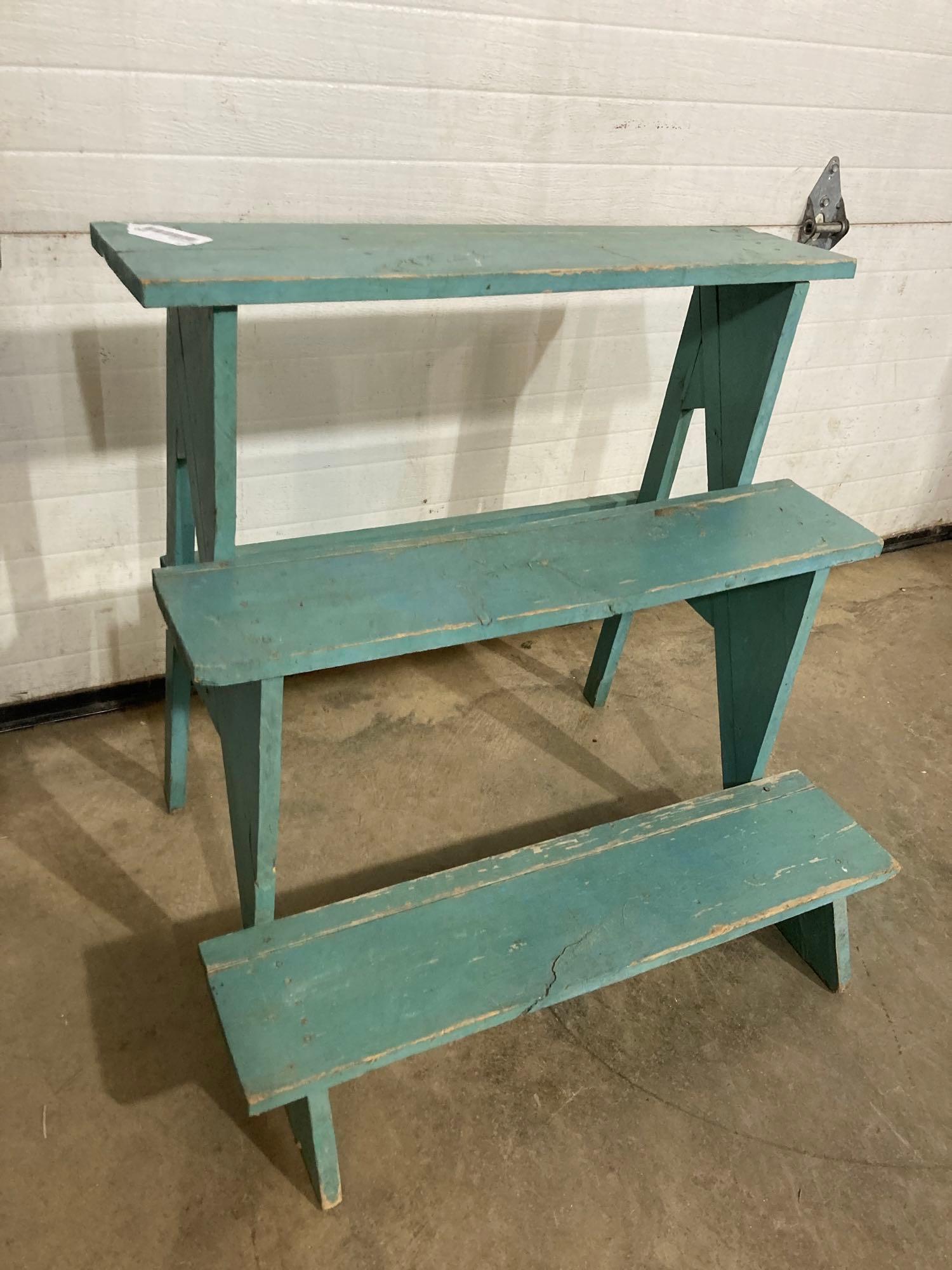 Primitive Painted Crock Display Auction