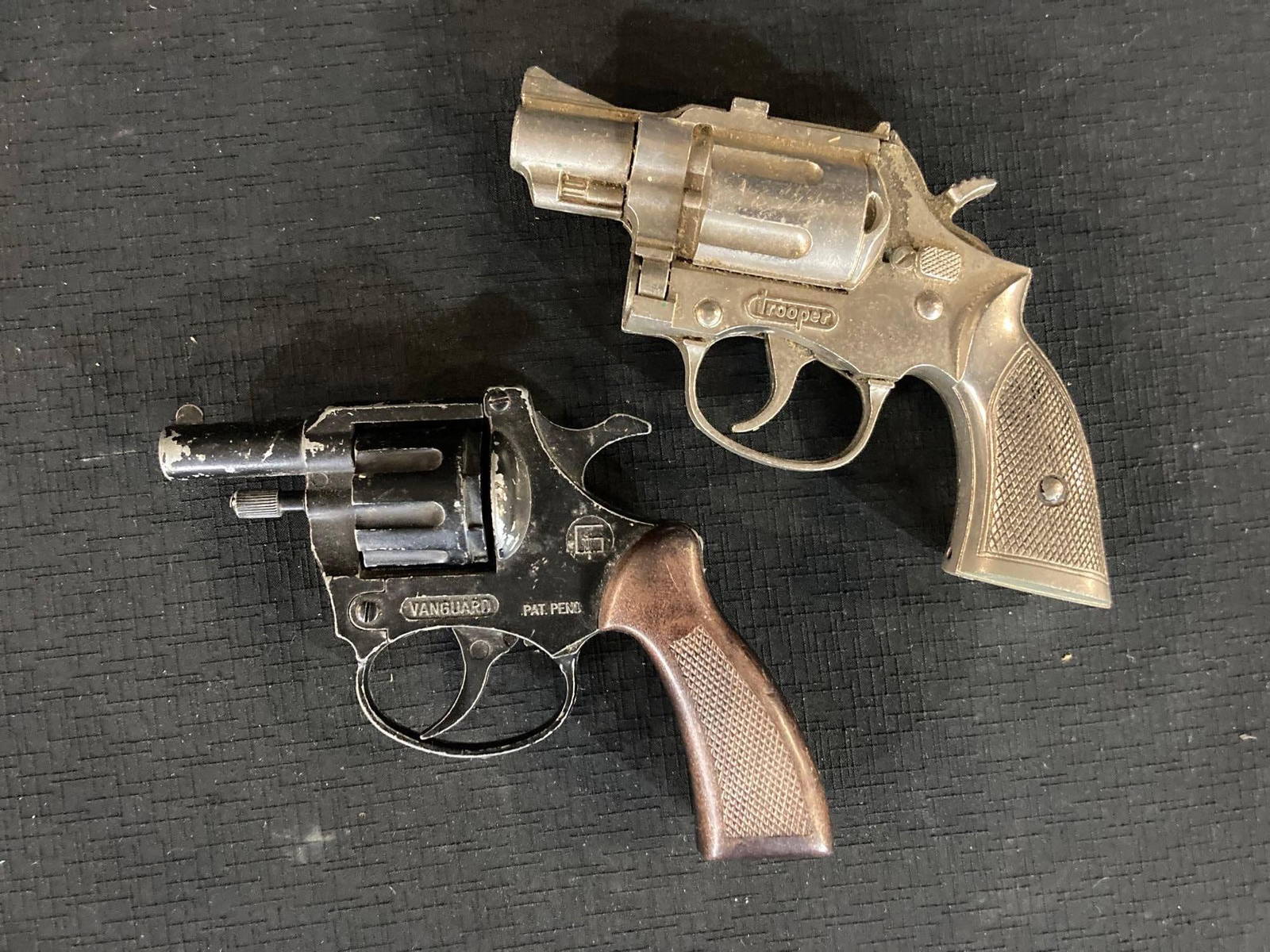 Hubley & Italian Cap Guns Auction