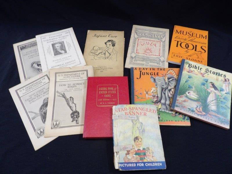 Lot Of Early Readers And Pamphlets Auction