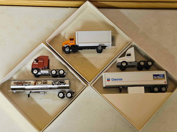 3 Winross Advertising Promo Models Yellow Trucking, Chevron & Antique ...