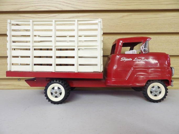 Vintage Structo Live Stock Truck