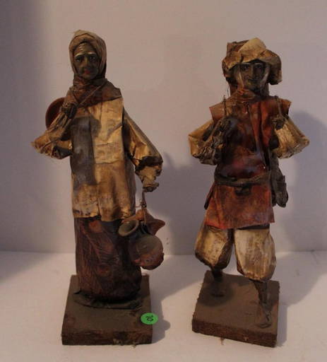 Paper Machete Traveling Couple Figures