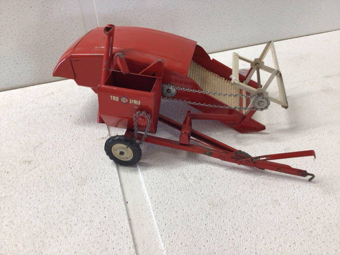 Tru Scale Harvest Combine