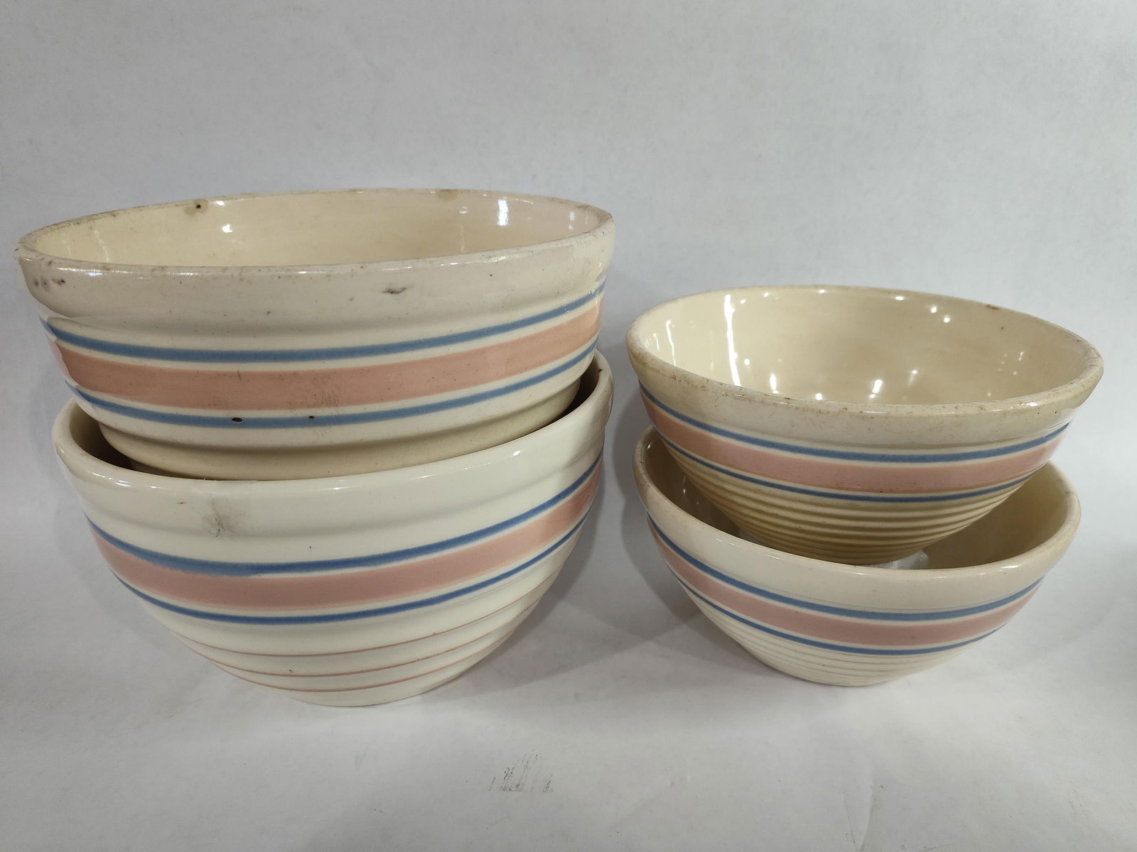 Hull Pink & Blue Striped Mixing Bowls - Jun 02, 2025 | Atlee Raber ...