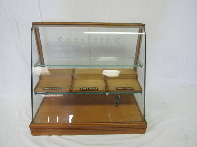 Vintage Sheaffer's Fountain Pen Display Case