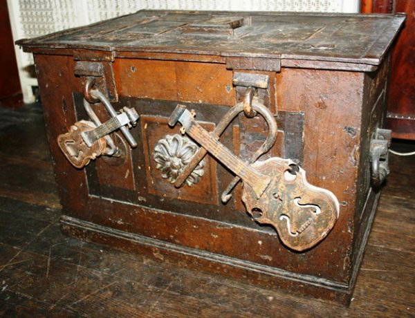 17th C. Metal Casket With Large Violin Shaped Lock