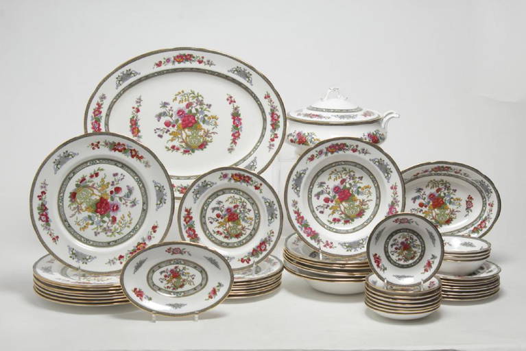 Paragon China Tree Of Kashmir Dinner Service For 8