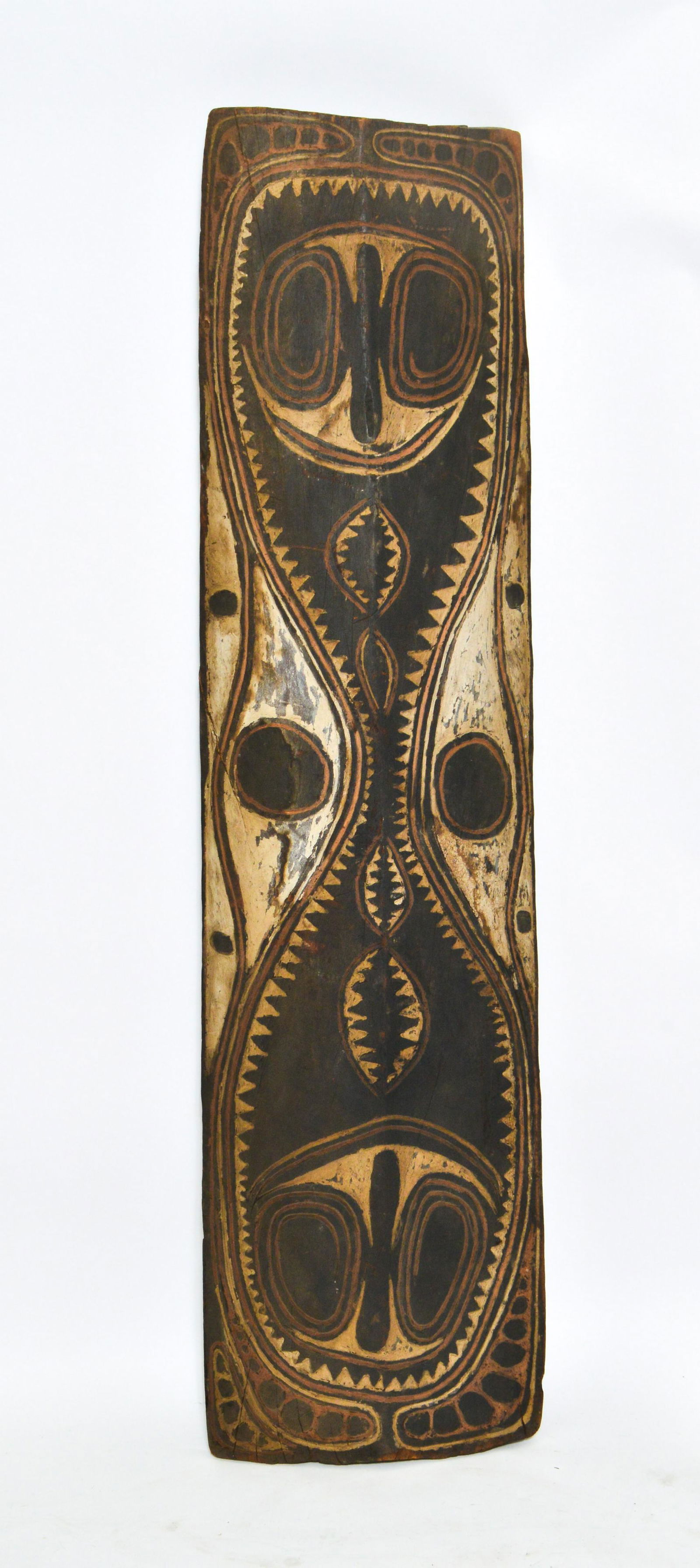 Papua New Guinea Tribal Shield - Feb 16, 2020 | Auctions at Showplace in NY
