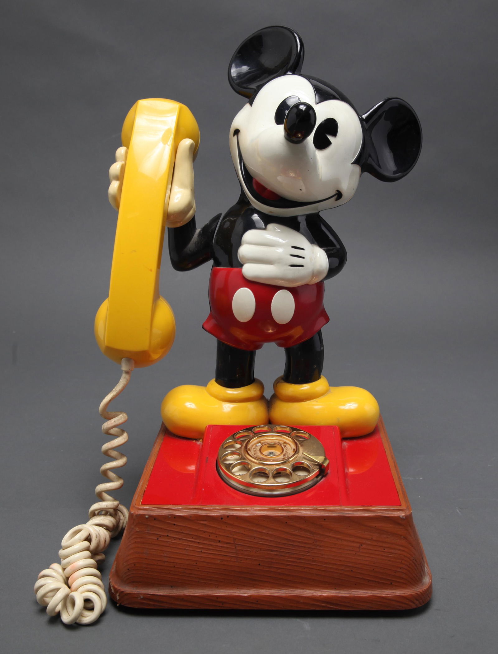 Vintage 1976 Mickey Mouse Dial Telephone