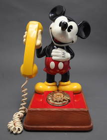 Vintage 1976 Mickey Mouse Dial Telephone