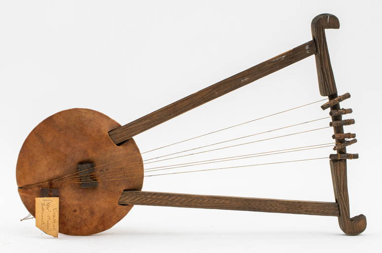 Ethiopian Krar Musical Instrument - Aug 17, 2022 | Auctions at ...