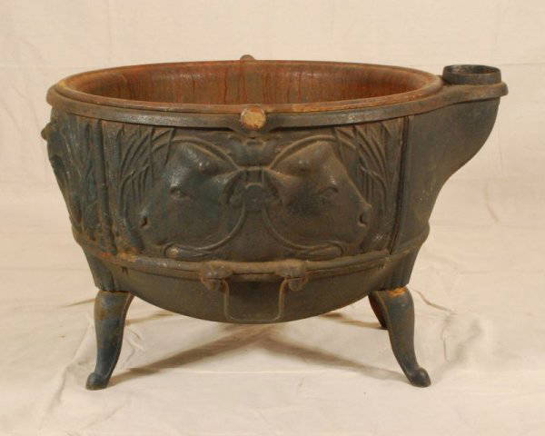 Large Cast Iron Rendering Pot Cow Head Motif - Mar 13, 2010 | Burley ...