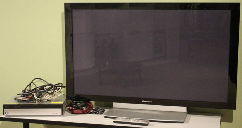 Hi Def Home Theater Equipment Pioneer 50" Plasma