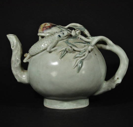 18th C., A Blue And Red Back Float Pot