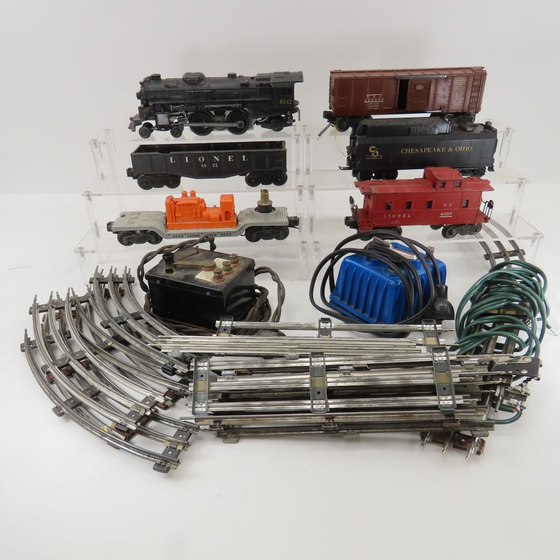 Vintage Lionel Mpc 8142 Locomotive, Cars & Track Auction