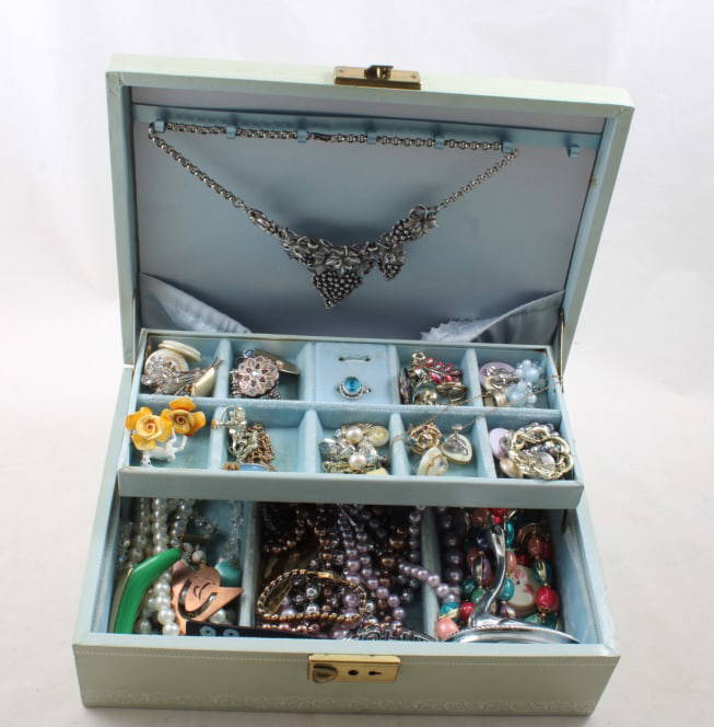Vintage Jewelry Box Full Of Jewelry Auction