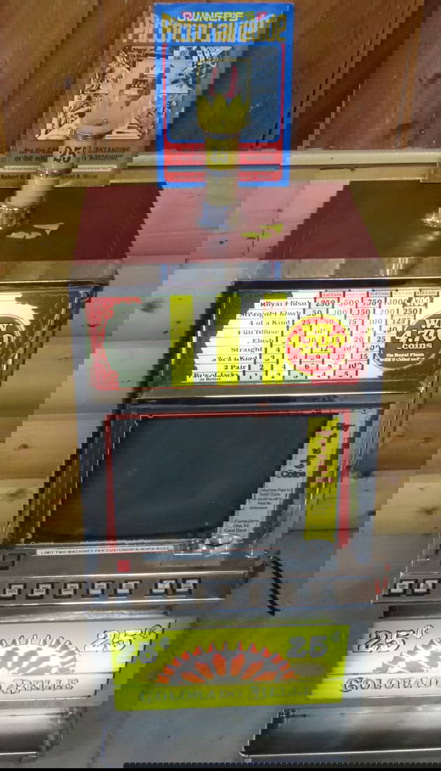 Vintage 25 Cent Slot Machine, Works Auction