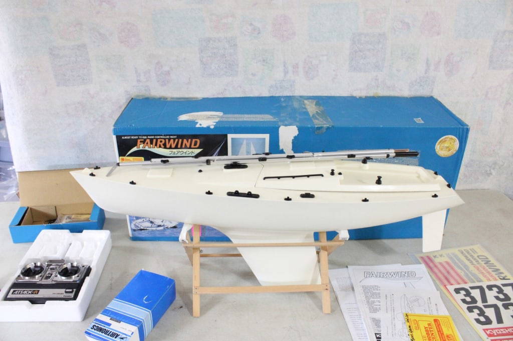 Kyosho Fair Wind R/c Yacht Sail Boat Futaba Auction