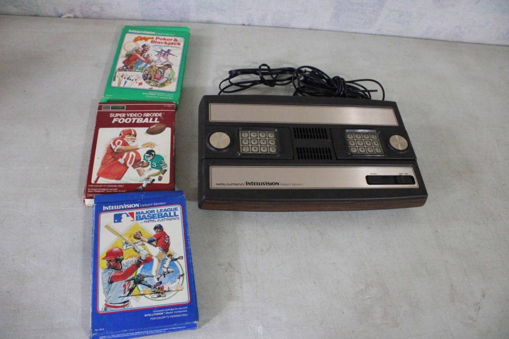 Mattel Intellivision Game System #2609 W/games Auction