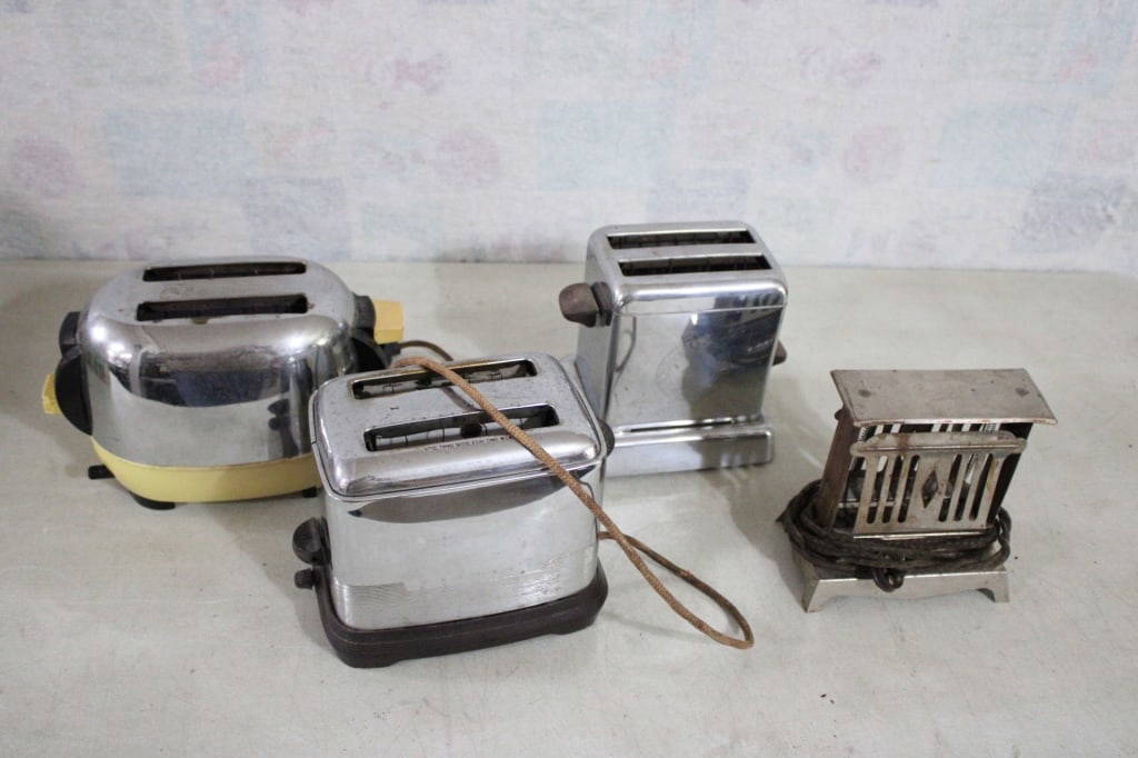 4 Antique Toasters 1940's Yellow Coronet & More Auction