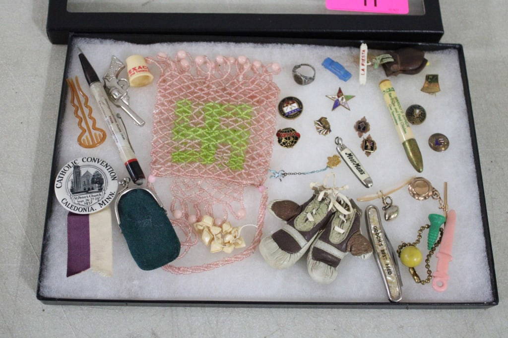 Riker Case With Advertising & Other Collectibles Auction