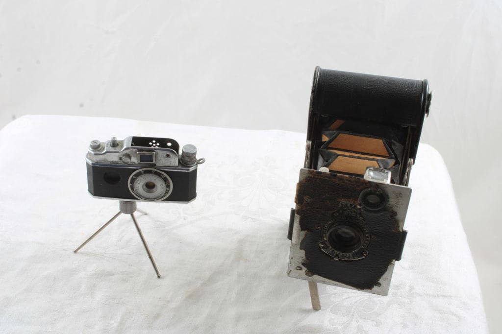 Camera Table Lighter, Kodak Vest Pocket Camera Auction