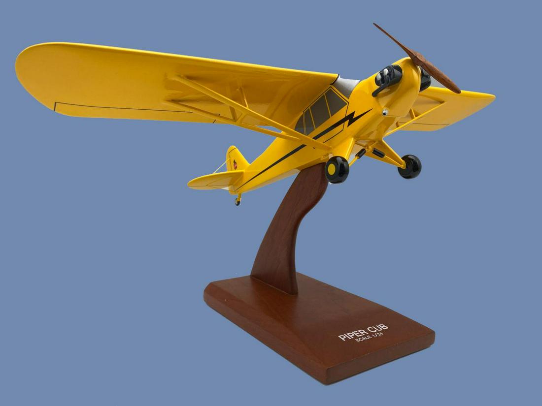 Toys And Models Corporation1:24 Scale Model Airplane