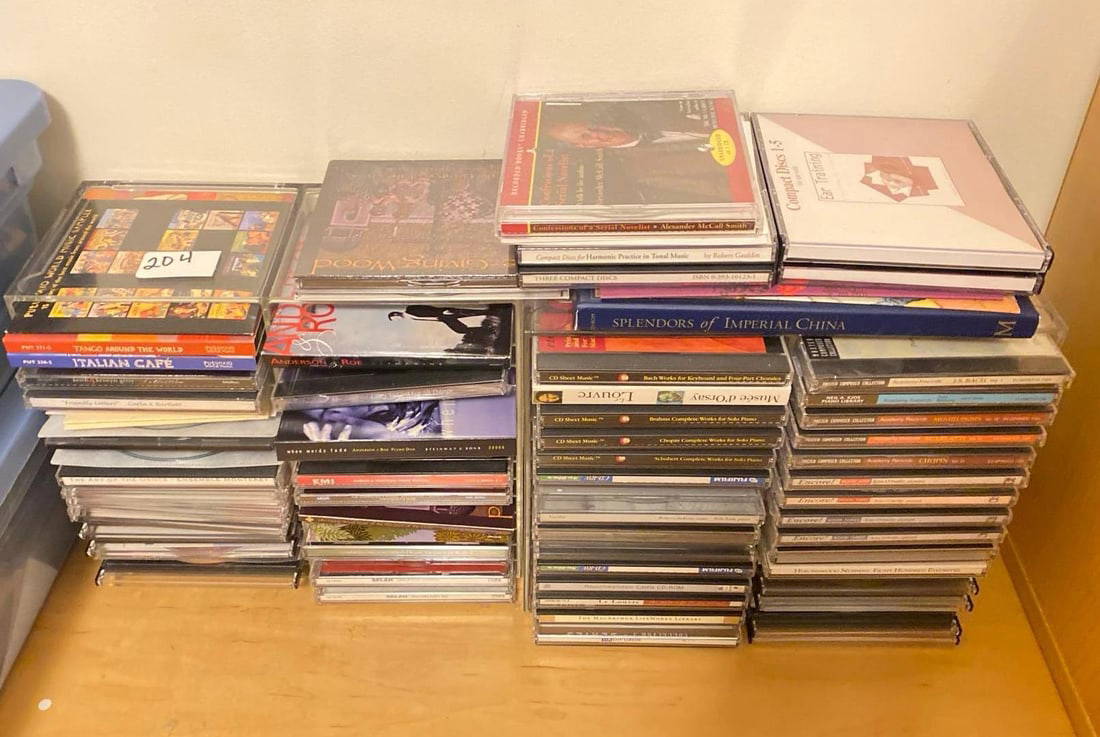 Lot Of Cds Auction