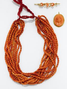 14K YELLOW GOLD PINK CORAL ROSE NECKLACE