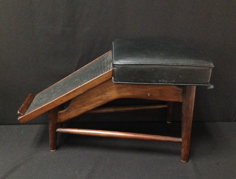 Vintage Shoe Salesman's Wood Fitting Stool. - Dec 10, 2016 | Complete ...