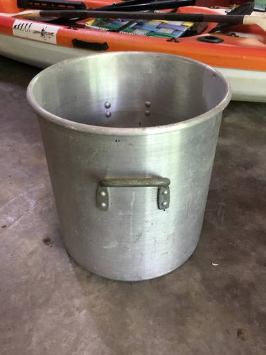 Metal Rendering Pot