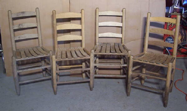 Dixie Chicken Domino Table Chairs