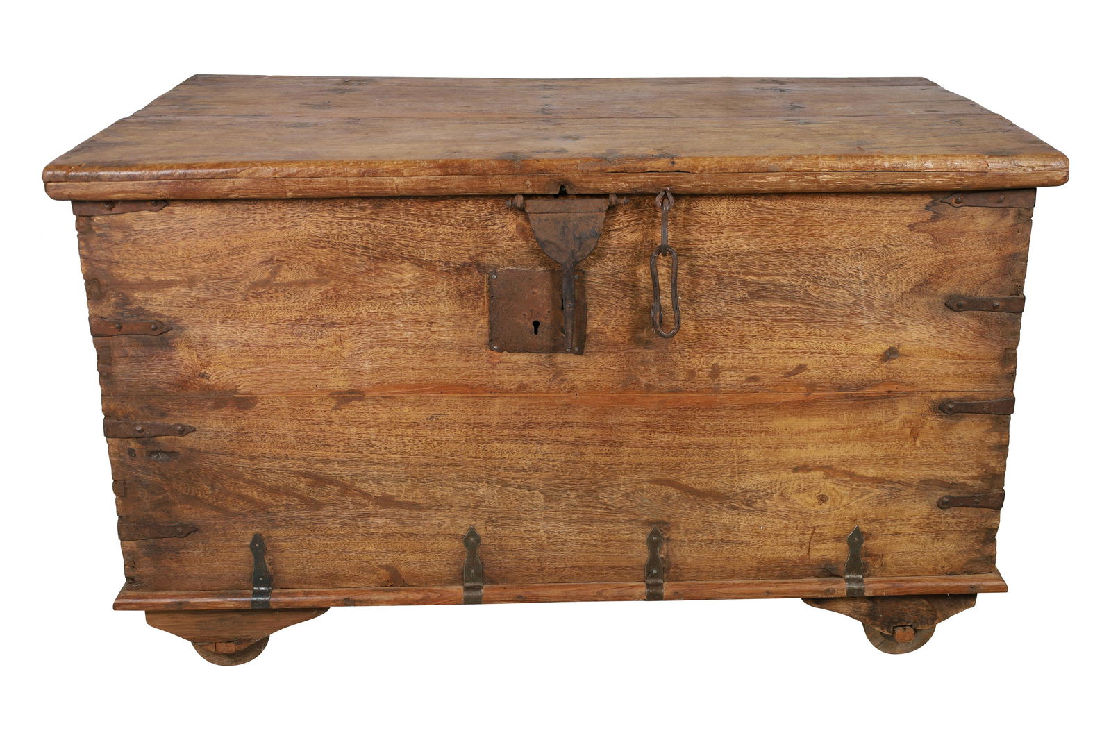 Large Primitive Trunk - Mar 11, 2023 | Regency Auction House in NJ