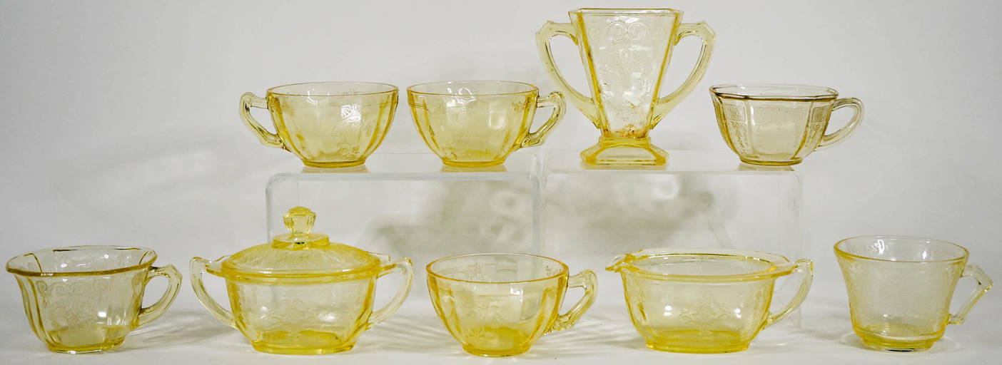 Vintage (10) Yellow Depression Glassware