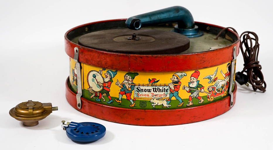 Vintage Snow White Record Player